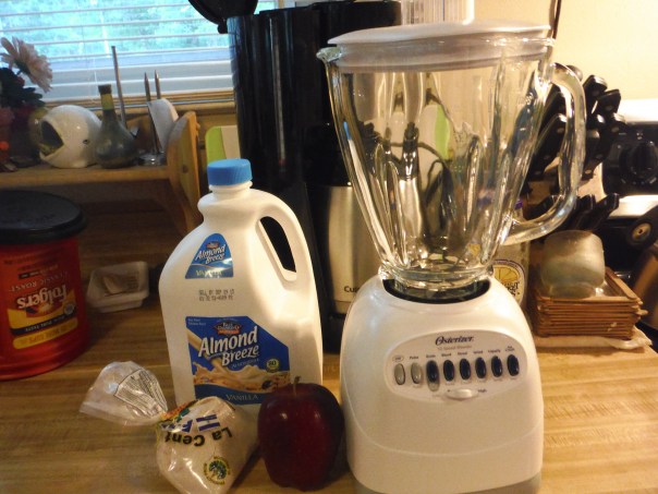 Smoothie Sunday: Apple Horchata Smoothie | The Poor Couple's Food Guide